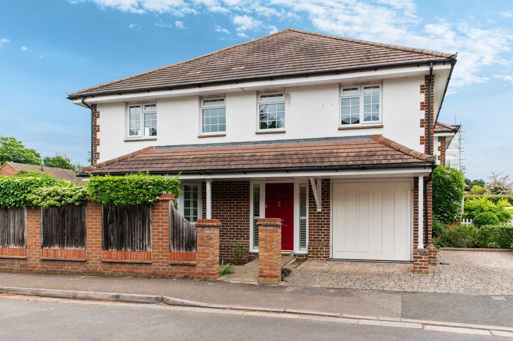Scott Farm Close, Thames Ditton KT7 5 bed semi-detached house for sale ...