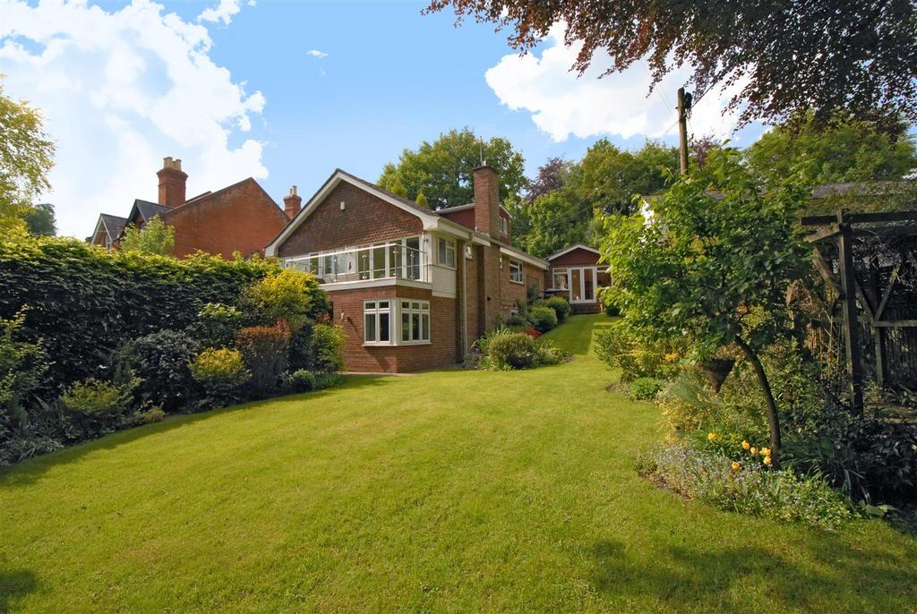 Wells Lane, Ascot, Berkshire, SL5 4 bed detached house to rent - £3,250 ...
