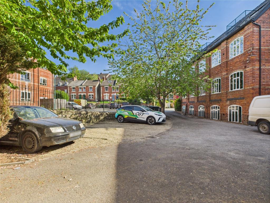 Slad Road, Stroud, Gloucestershire, GL5 2 bed flat - £950 pcm (£219 pw)