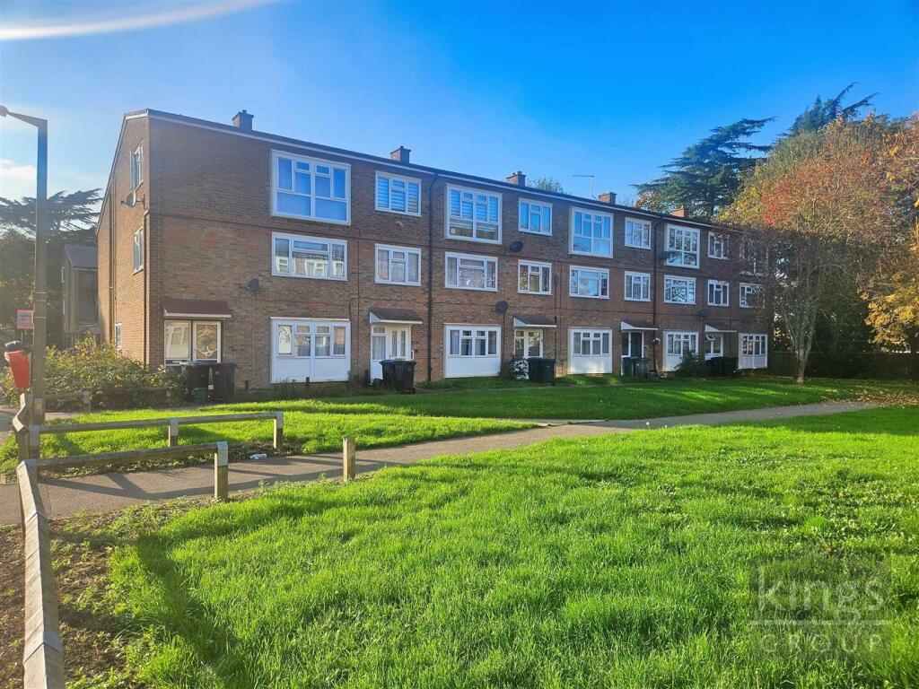 The Hides, Harlow, Essex, CM20 3QW 1 bed apartment - £145,000