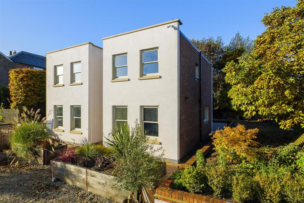 High Street, Wingham, Canterbury CT3 4 bed detached house for sale - £795,000