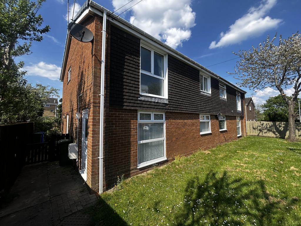 Stanton Avenue, Newsham farm, Blyth... 2 bed flat for sale - £60,000