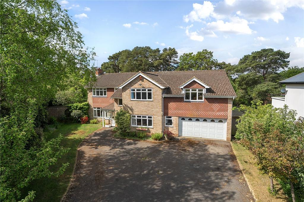 Walkers Ridge, Surrey GU15 5 bed detached house for sale - £1,395,000