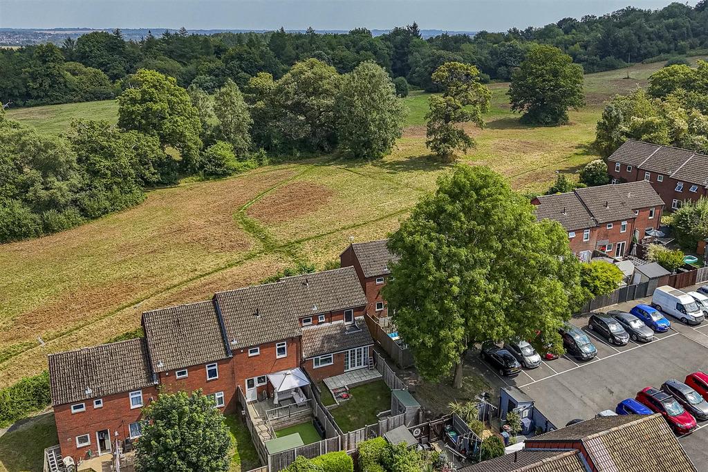 Slayter Road, Lane End HP14 3 bed semi-detached house for sale - £400,000