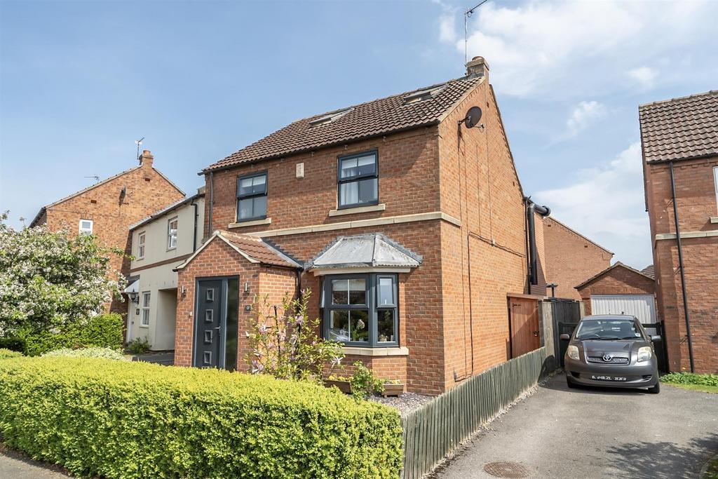 Chaucer Lane, Strensall, York, YO32 5PE 4 bed link detached house - £ ...