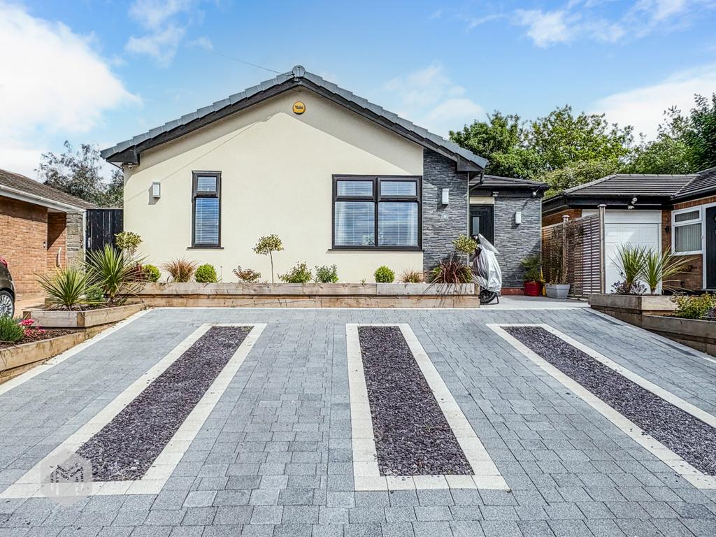 Rectory Lane, Winwick, Warrington... 2 bed bungalow for sale - £425,000
