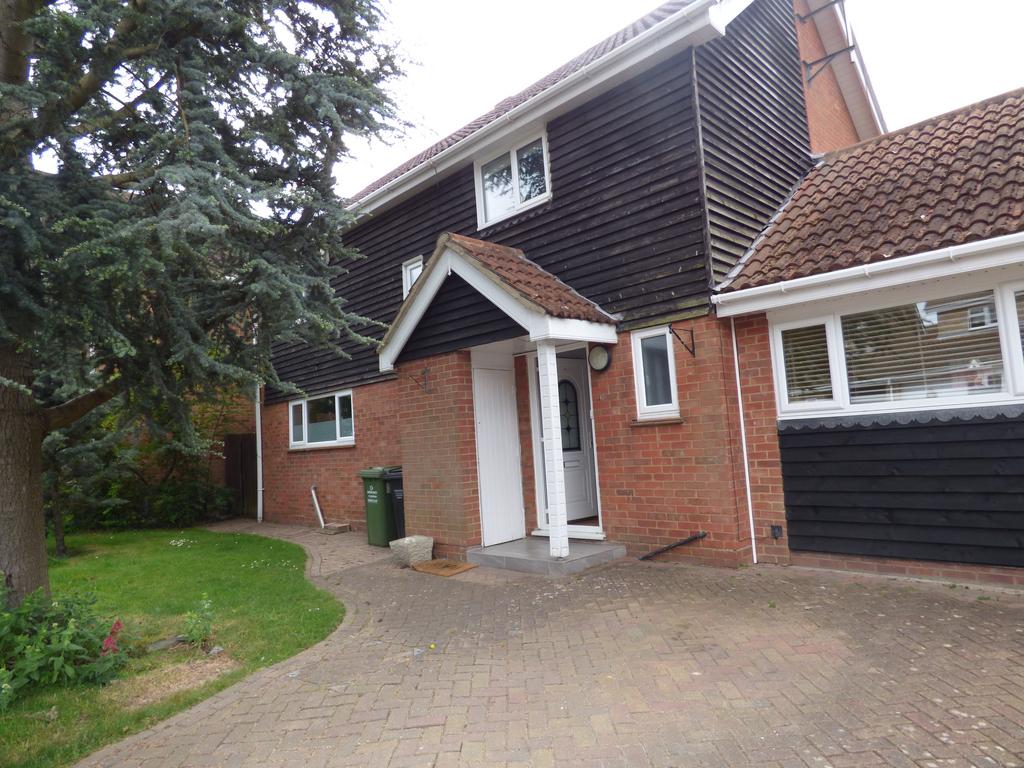 Eisenhower Road, Laindon, Basildon, SS15 4 bed detached house to rent ...