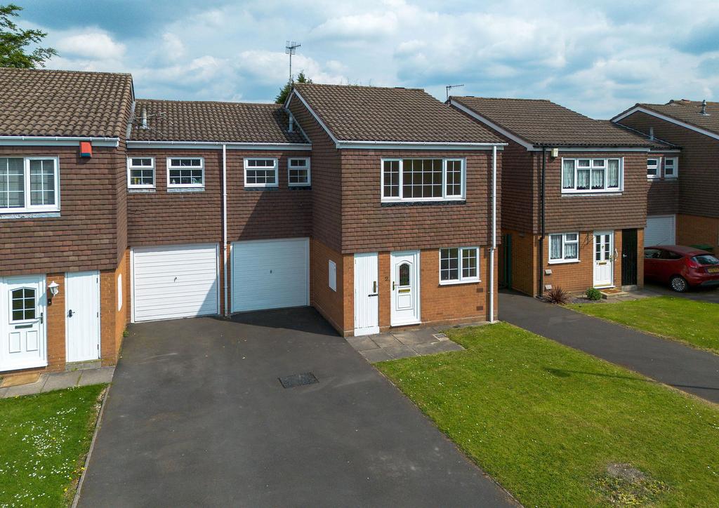 Ladywood Close, Brierley Hill DY5 3 bed semi-detached house for sale ...