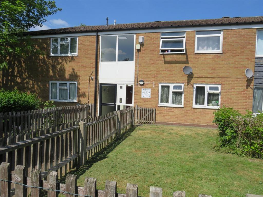 Heathmere Drive, Birmingham B37 2 bed flat to rent - £850 pcm (£196 pw)