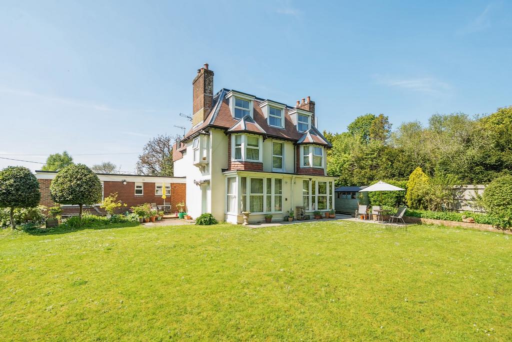 Taylors Corner, Headbourne Worthy... 2 bed flat for sale - £280,000
