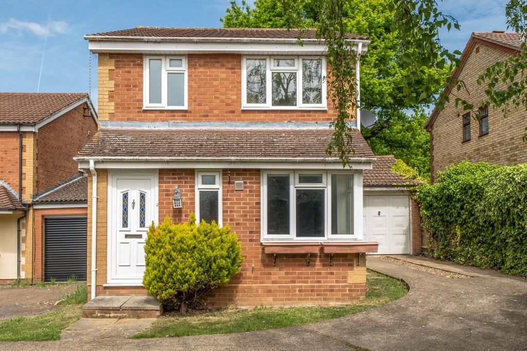 Lincoln Close, Flitwick, MK45 3 bed detached house - £375,000