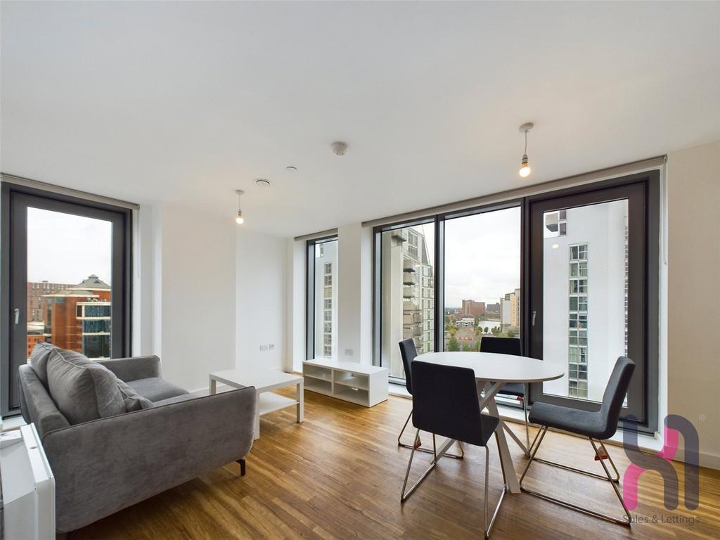 Media City, Michigan Point Tower D... 2 bed flat - £1,350 pcm (£312 pw)