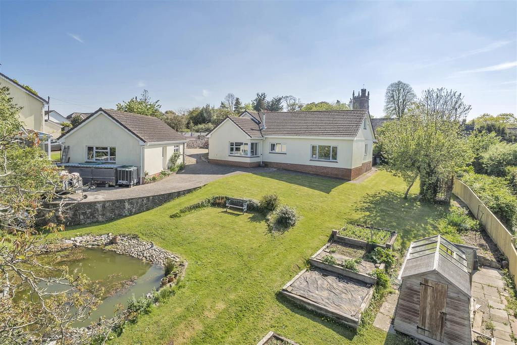 St. Michaels Close, Alphington, Exeter 3 bed bungalow for sale - £750,000