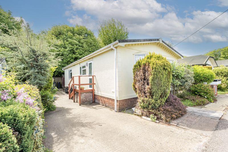 Coppice Farm Park, Tring 2 bed park home for sale - £170,000