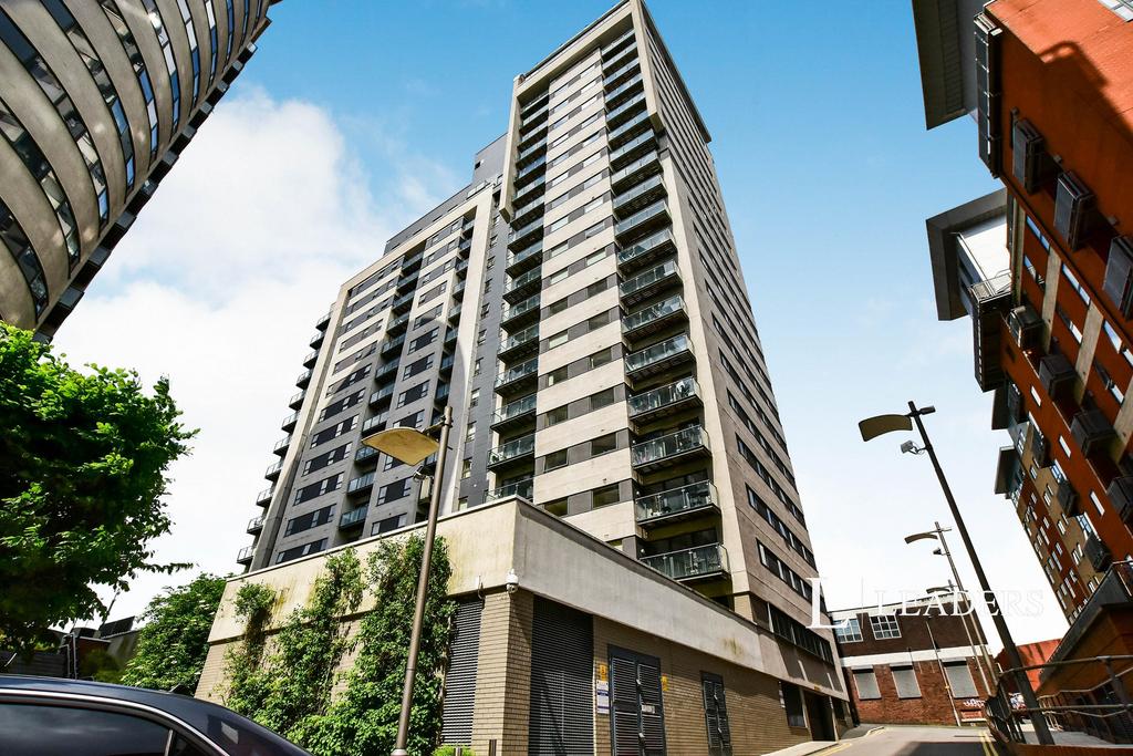Britton House, Manchester, M4 2 bed flat - £1,300 pcm (£300 pw)