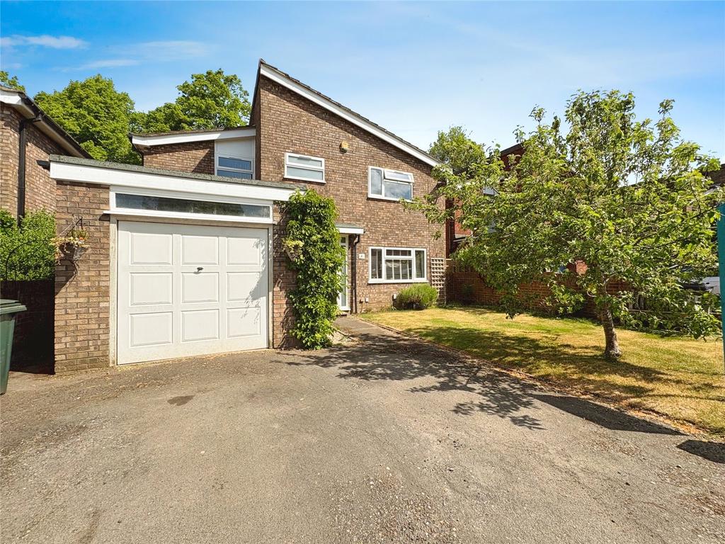 Larissa Close, Tilehurst, Reading 4 bed detached house for sale - £575,000