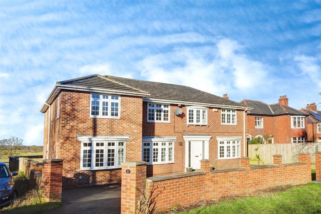 Moor Edge, Crossgate Moor, Durham, DH1 5 bed detached house - £600,000
