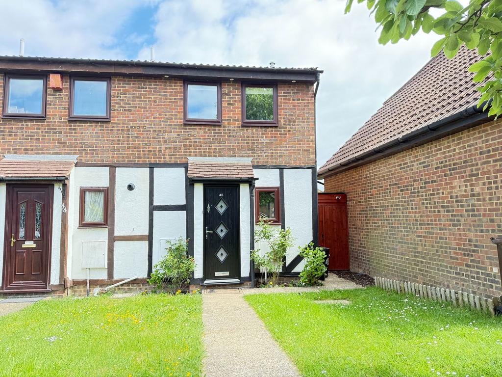 The Everglades, Gillingham ME7 2 bed end of terrace house - £270,000