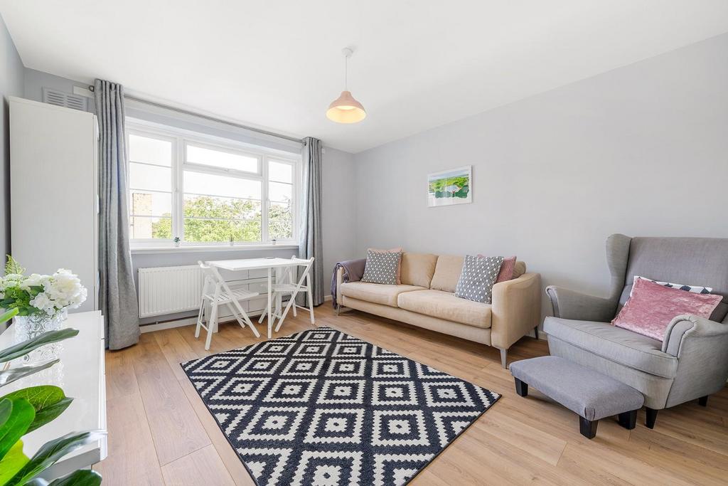 Crownstone Road, SW2 2 bed flat for sale - £389,950