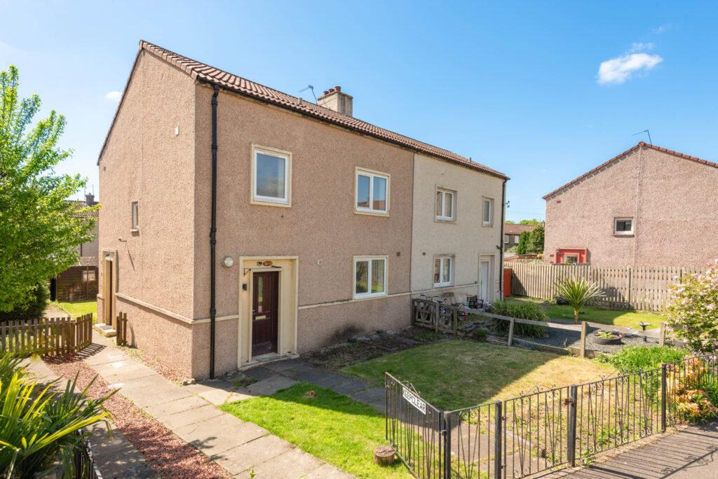 Stewart Avenue, Linlithgow, EH49 3 bed semi-detached house - £265,000