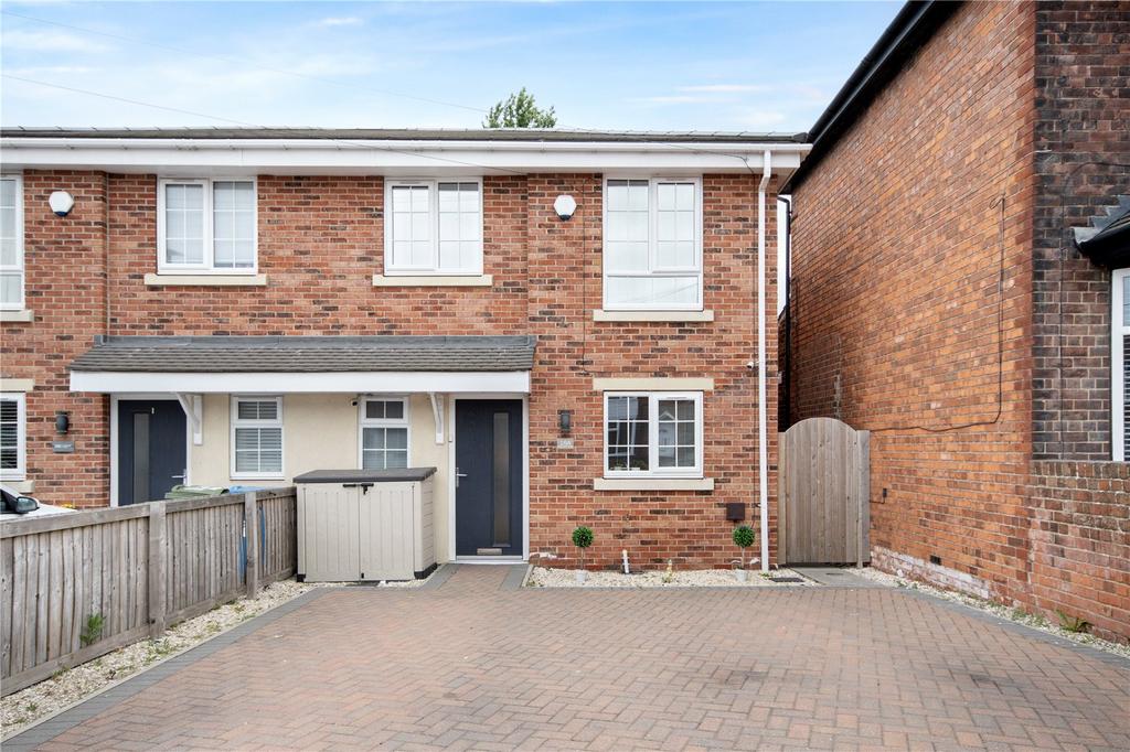 Grosvernor Road, Bircotes, DN11 3 bed semi-detached house for sale - £ ...
