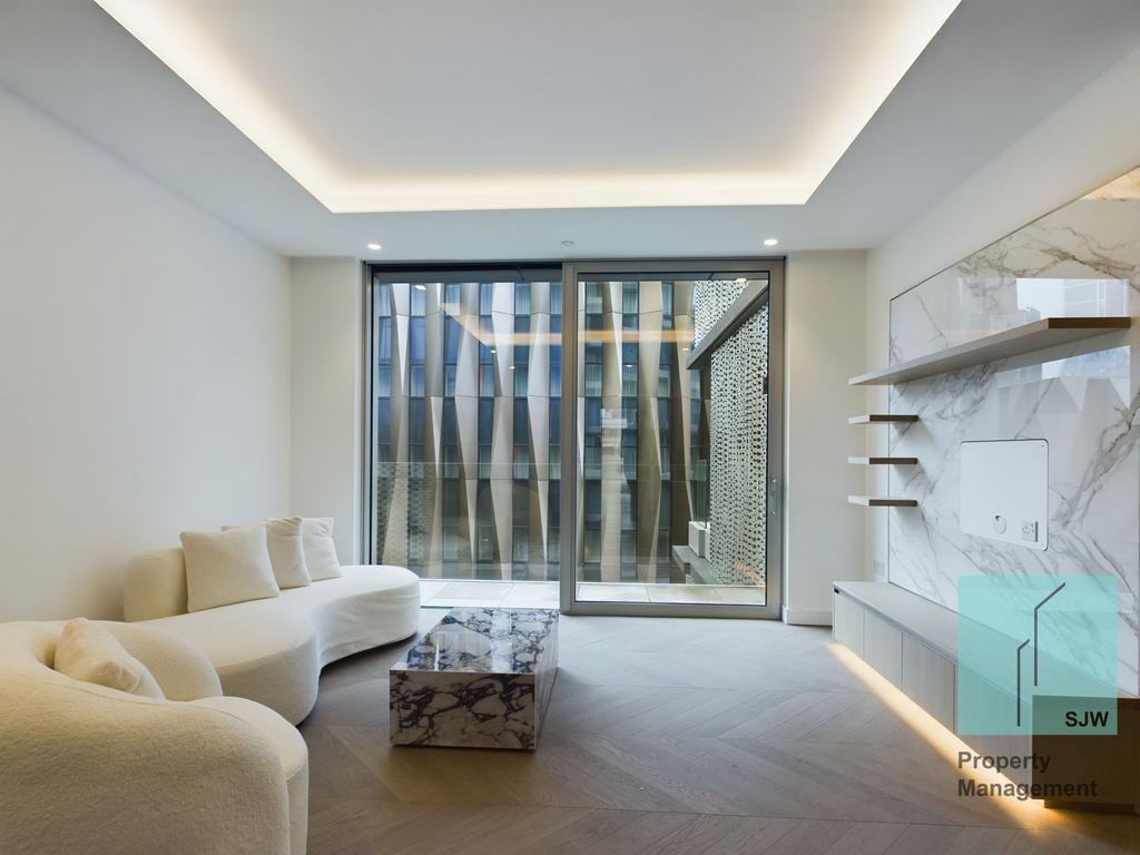 Minories, London EC3N 2 bed apartment - £4,500 pcm (£1,038 pw)