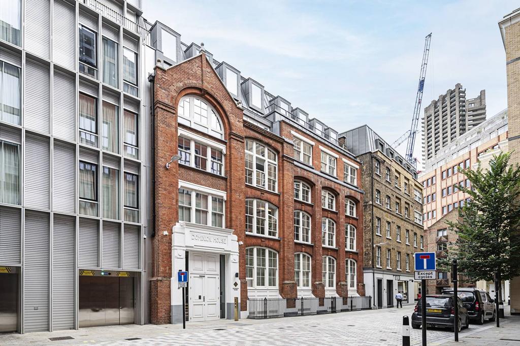 Bartholomew Close, Barbican, London... 1 bed flat to rent - £3,900 pcm ...