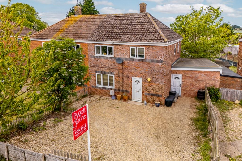 Station Road, Surfleet, Spalding... 3 bed semi-detached house - £150,000
