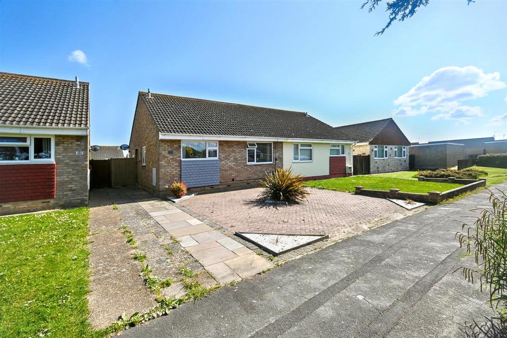 Tennyson Walk, Eastbourne 2 bed semi-detached bungalow for sale - £295,000