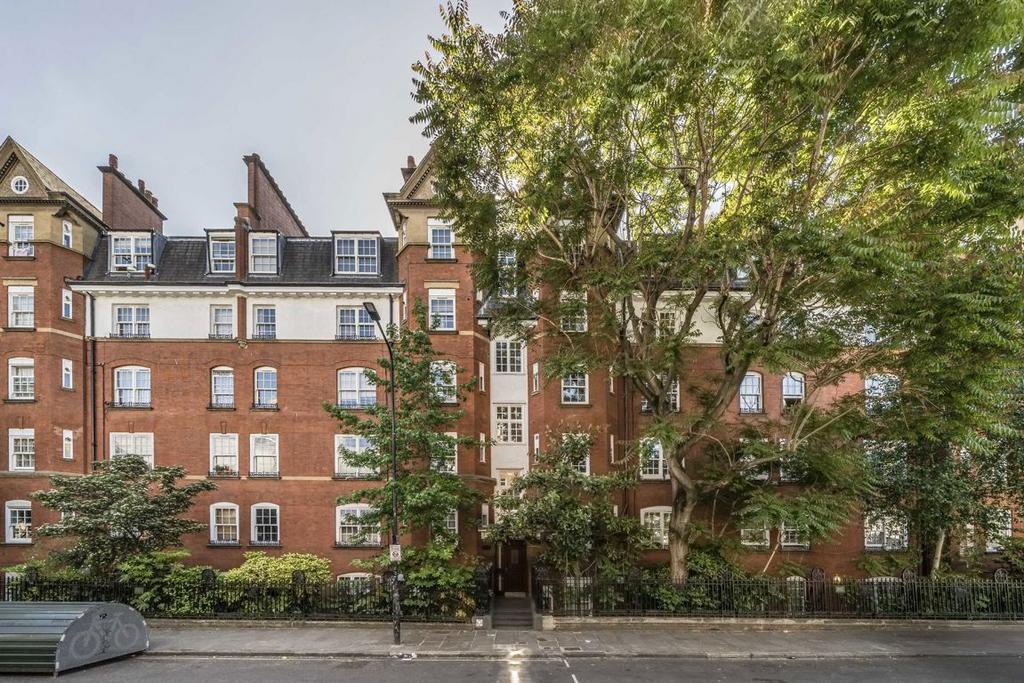Flaxman Terrace, London WC1H 2 bed flat - £2,817 pcm (£650 pw)