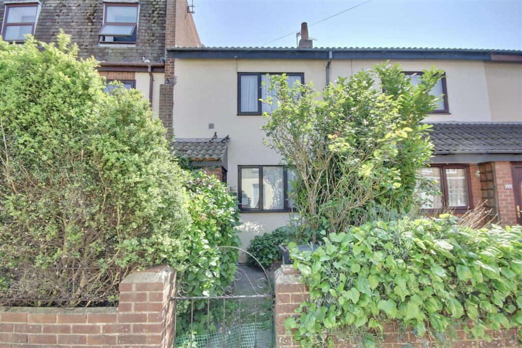 New Road, Portsmouth, Hampshire, PO2... 2 bed terraced house for sale ...
