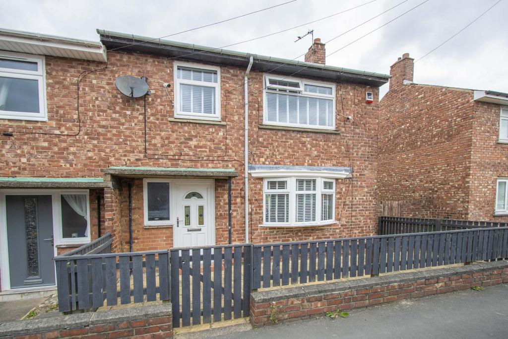 Bradford Crescent, Gilesgate, Durham 2 bed semi-detached house - £140,000