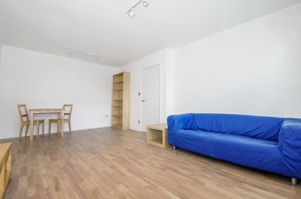 Torrington Park, North Finchley... 1 bed flat to rent - £1,700 pcm (£ ...