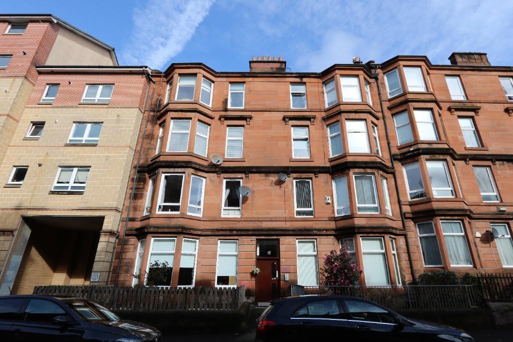 Roslea Drive, Glasgow, G31 2 bed flat - £1,295 pcm (£299 pw)