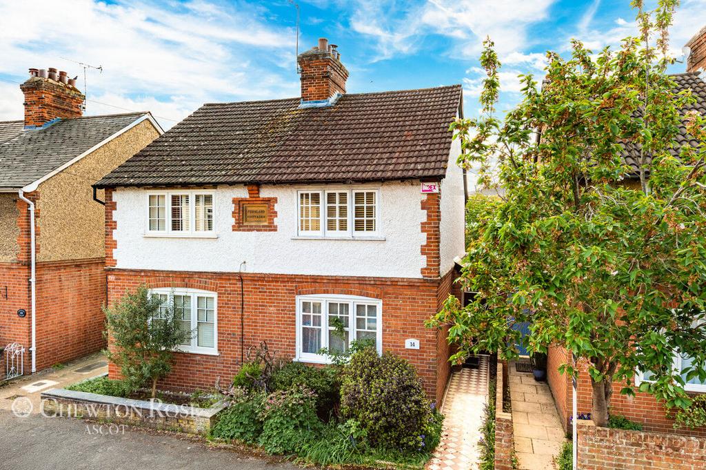Cromwell Road, Ascot 2 bed semi-detached house for sale - £450,000