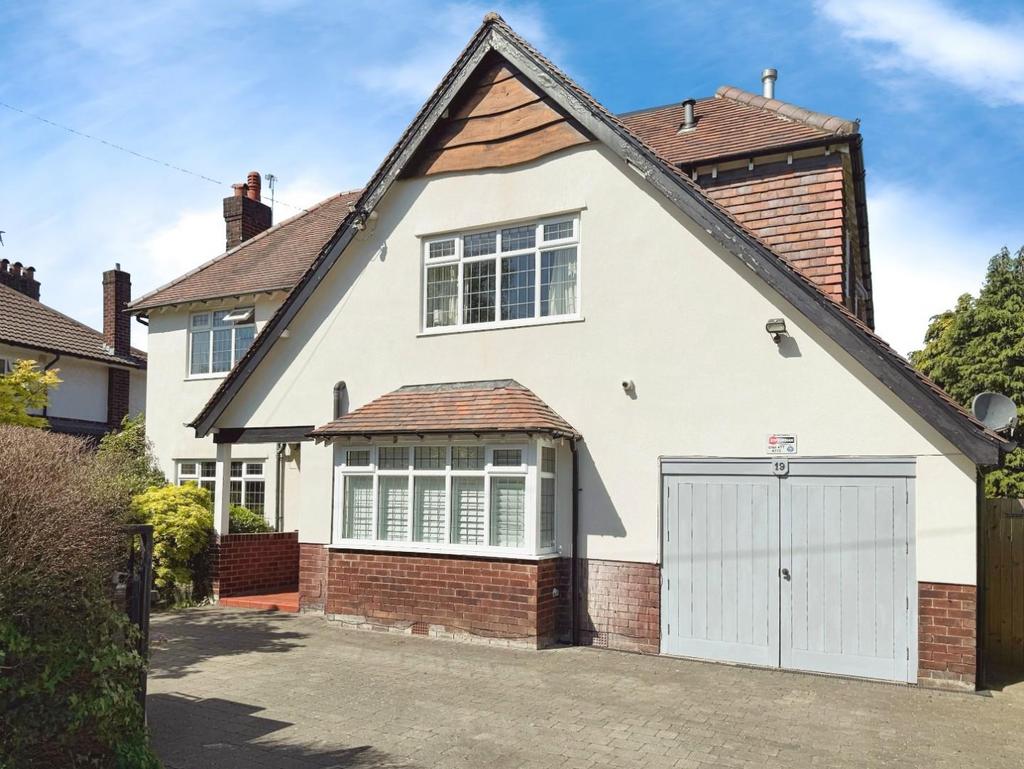 Bramley Road, Bramhall 4 bed detached house for sale - £825,000