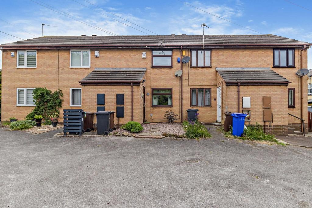 Hurlfield Road, Sheffield, S12 2 bed terraced house for sale - £118,000