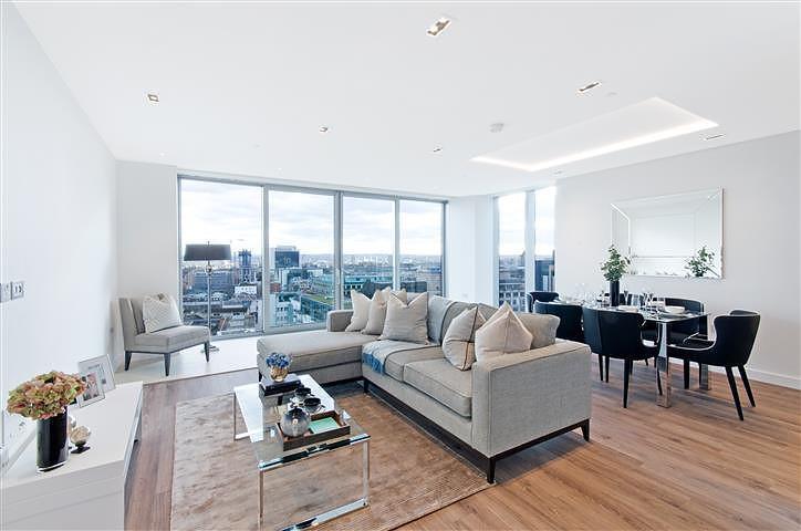 Satin House, Piazza Walk, Aldgate... 3 bed flat - £6,000 pcm (£1,385 pw)