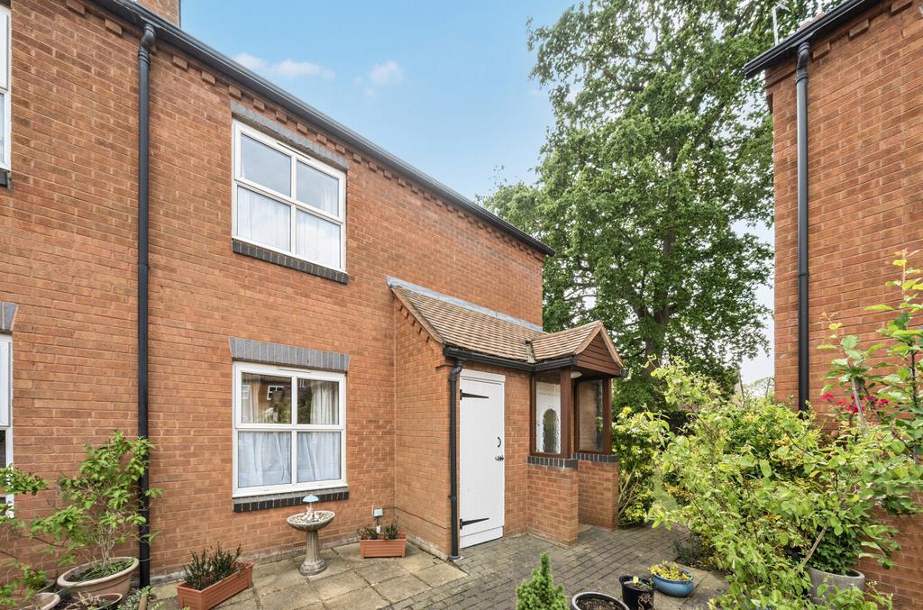Bredon Lodge, Bredon, Tewkesbury 2 bed retirement property for sale - £ ...