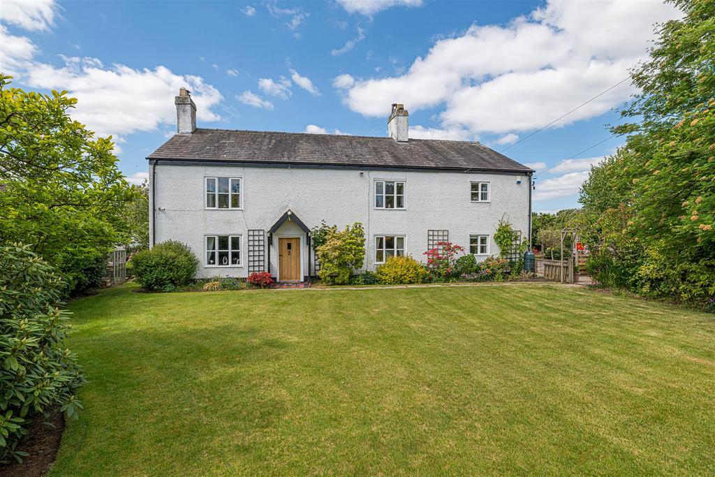 Weir Lane, Woolston, Warrington 4 bed farm house for sale - £665,000
