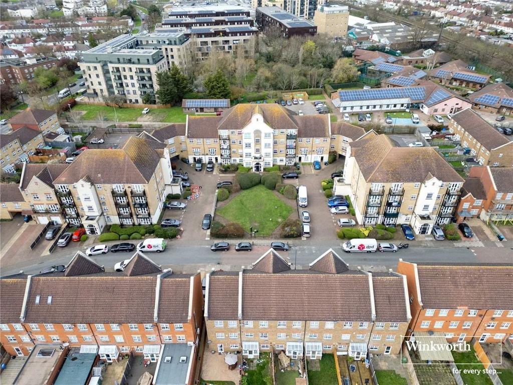 Rose Bates Drive, Kingsbury, London... 2 bed apartment for sale - £270,000