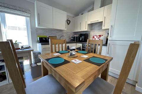 2 Bed Properties For Sale In Laindon | OnTheMarket