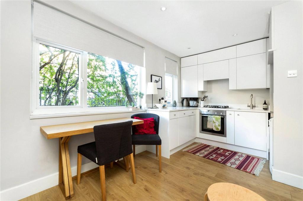 Prince Of Wales Road, Kentish Town... Studio - £1,700 pcm (£392 pw)