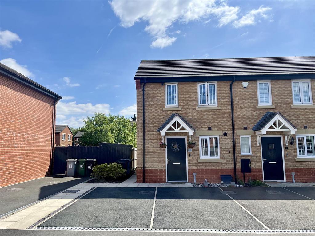 Samuel Armstrong Way, Crewe CW1 2 bed townhouse - £175,000