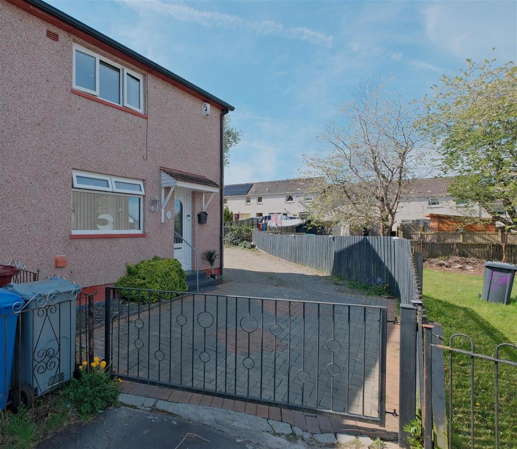 West Wellbrae Crescent, Hamilton 2 bed end of terrace house - £135,000