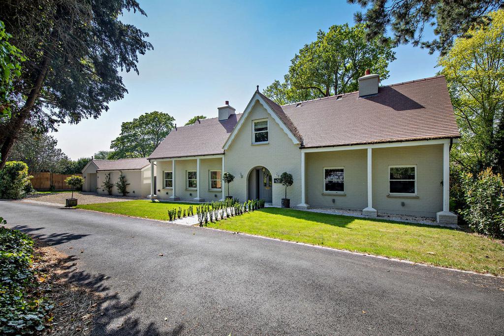 Horton Road Datchet, Berkshire, SL3 9HD 5 bed detached house for sale ...