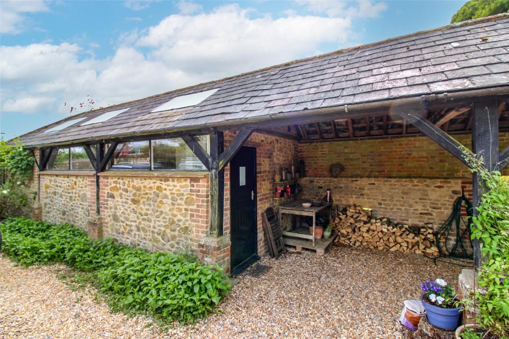 Slade Lane, Rogate, Petersfield... Studio to rent - £1,000 pcm (£231 pw)