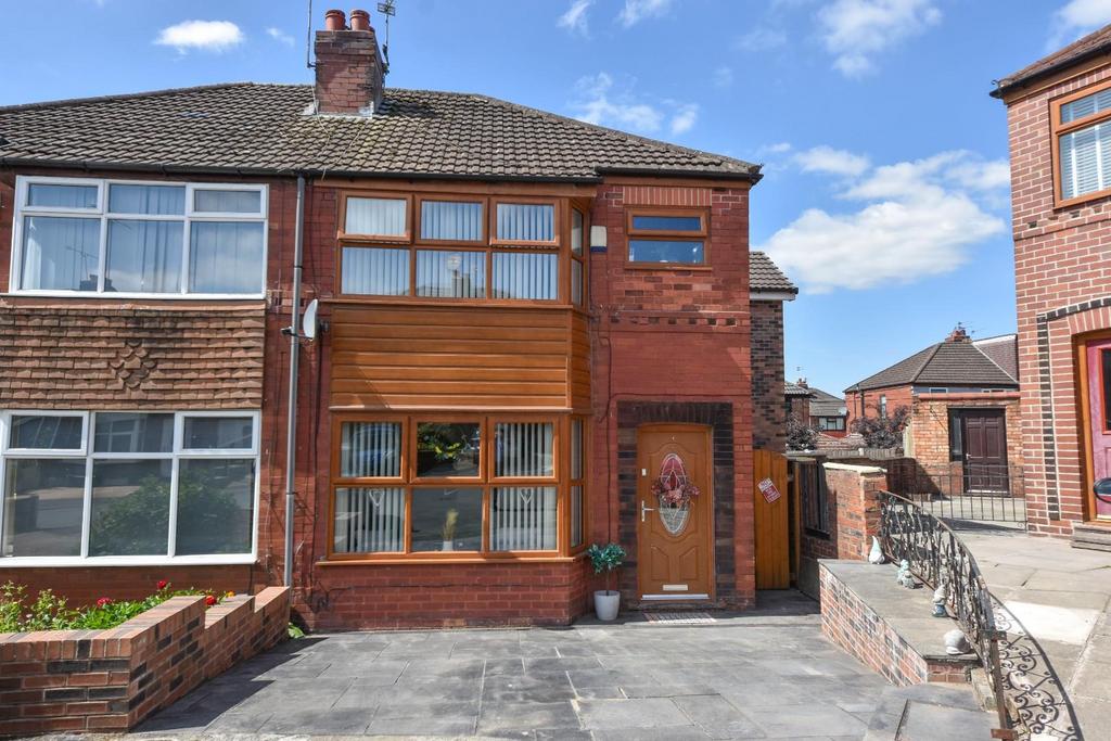 Waltham Avenue, Springfield, Wigan... 4 bed semi-detached house - £260,000