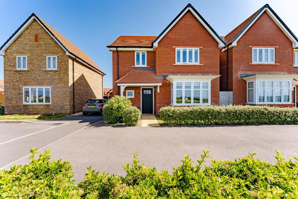 Modern family home in Yatton's... 4 bed detached house for sale - £525,000