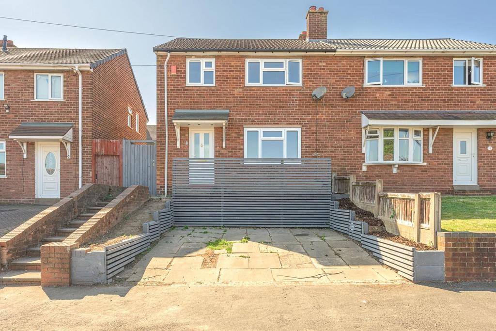 Tudor Vale, Upper Gornal 3 bed semi-detached house - £200,000